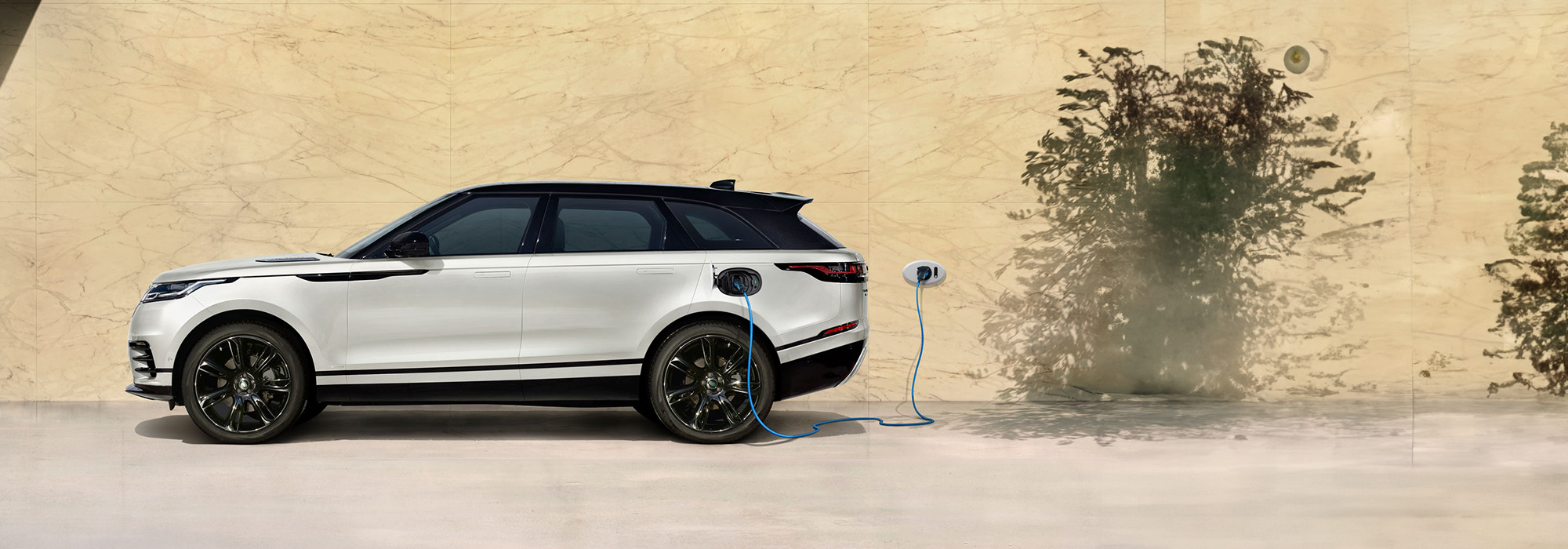 Range Rover Velar P400e S